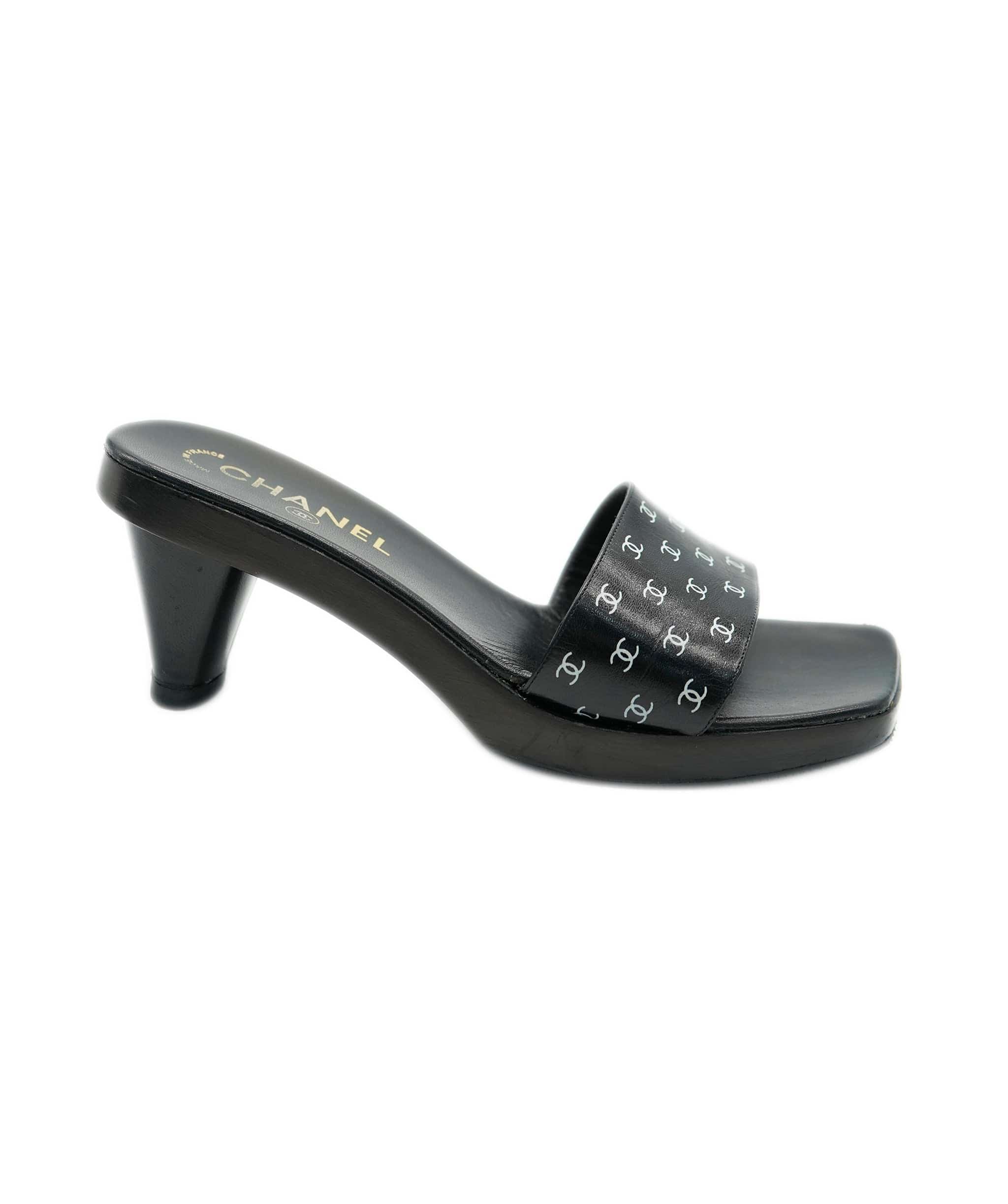 Chanel CC Logo Sandals Black ASL9939 – LuxuryPromise