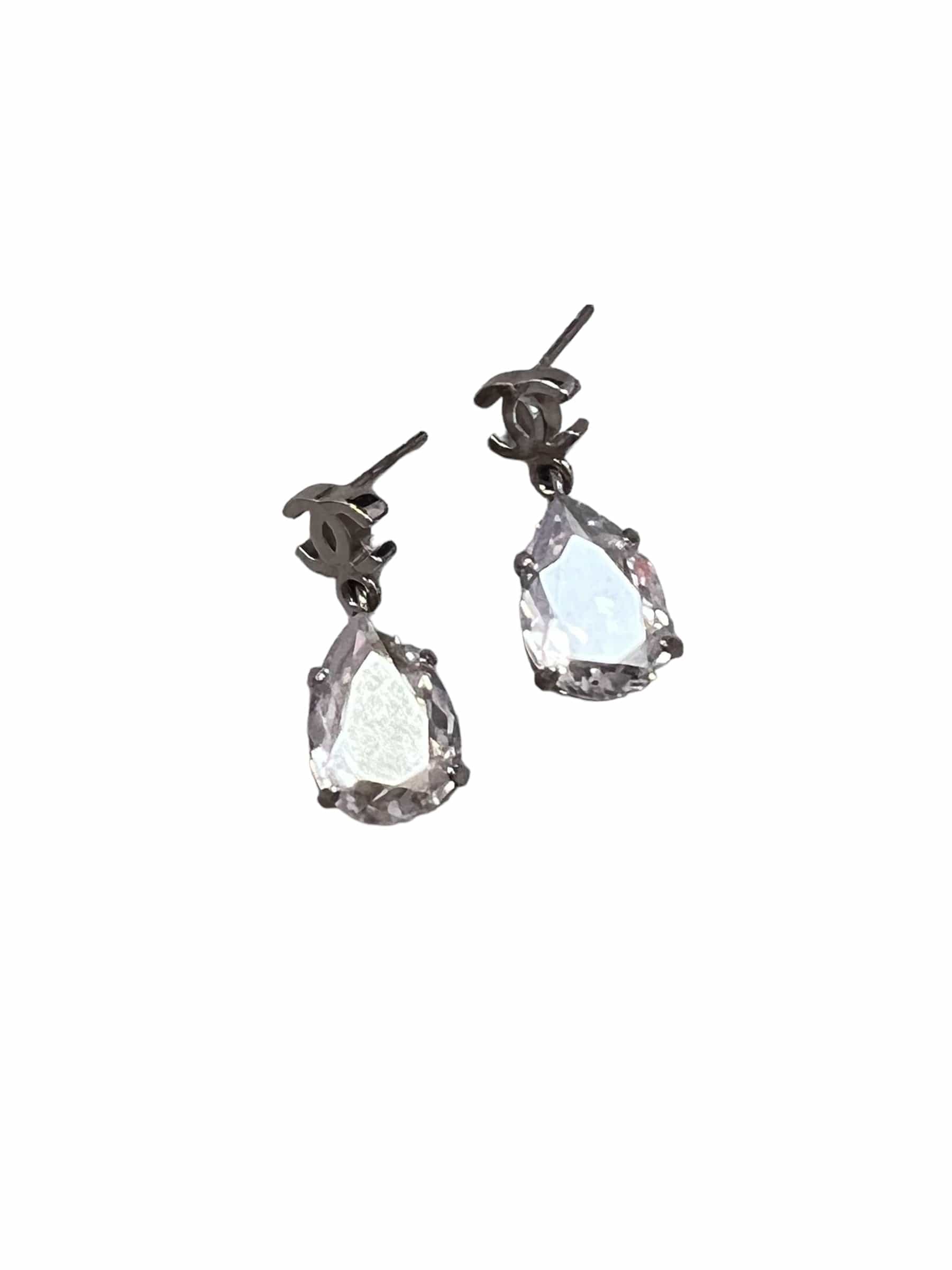 Chanel Teardrop Crystal Earrings SHW SYC1186 – Luxury Promise