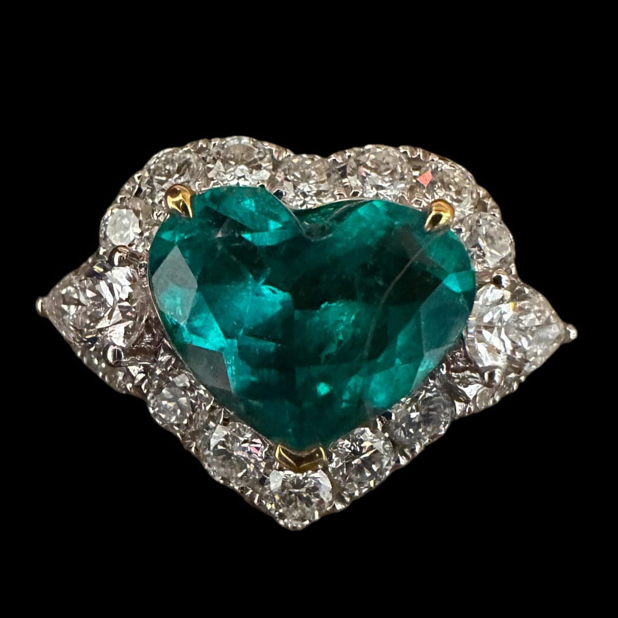 Heart Shaped Emerald and Diamond Ring set in 18K White Gold – LuxuryPromise