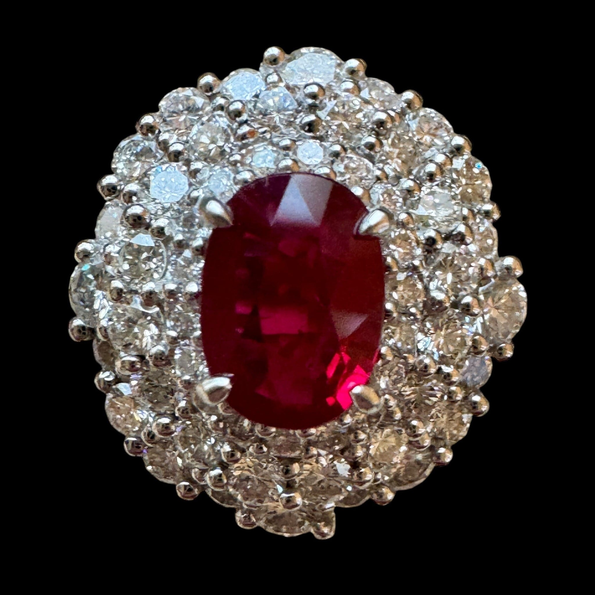 1.20ct Oval Ruby with 1.56ct Surrounding Diamonds set in 18K White Gol ...