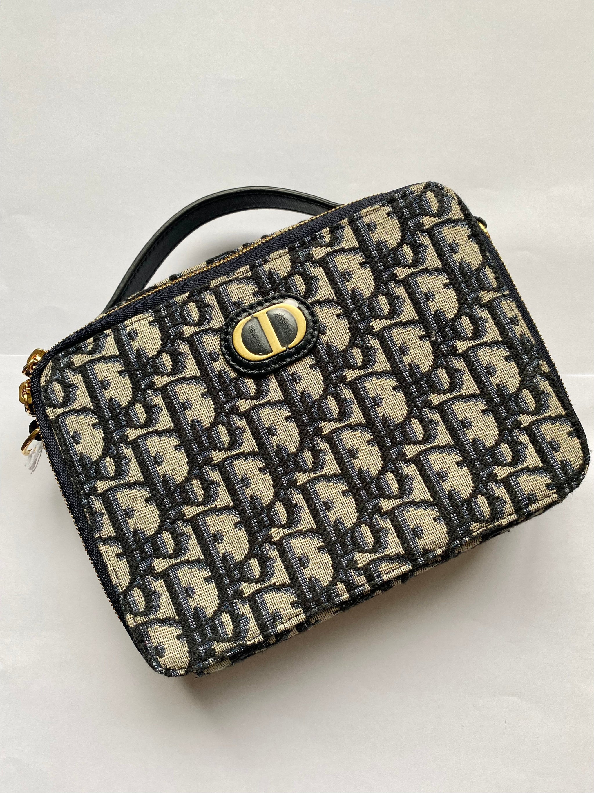 Dior 30 Montaigne Pochette - MGP- AWC1929 – Luxury Promise