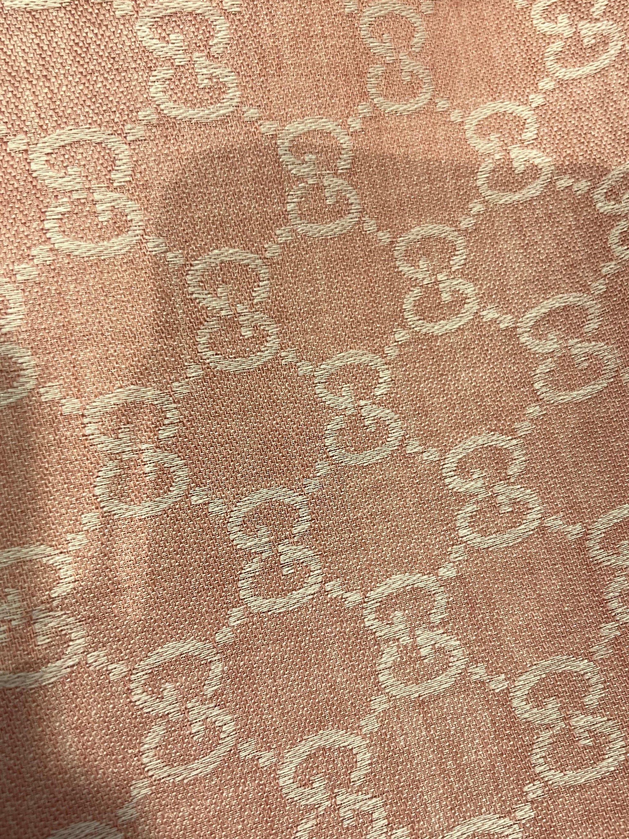 Gucci wool shawl light pink AVL1030 – LuxuryPromise