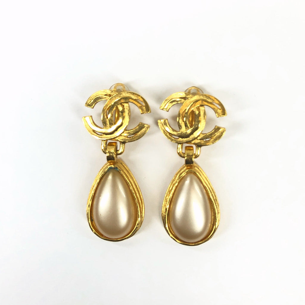 Chanel 97A Pearl Earrings – LuxuryPromise