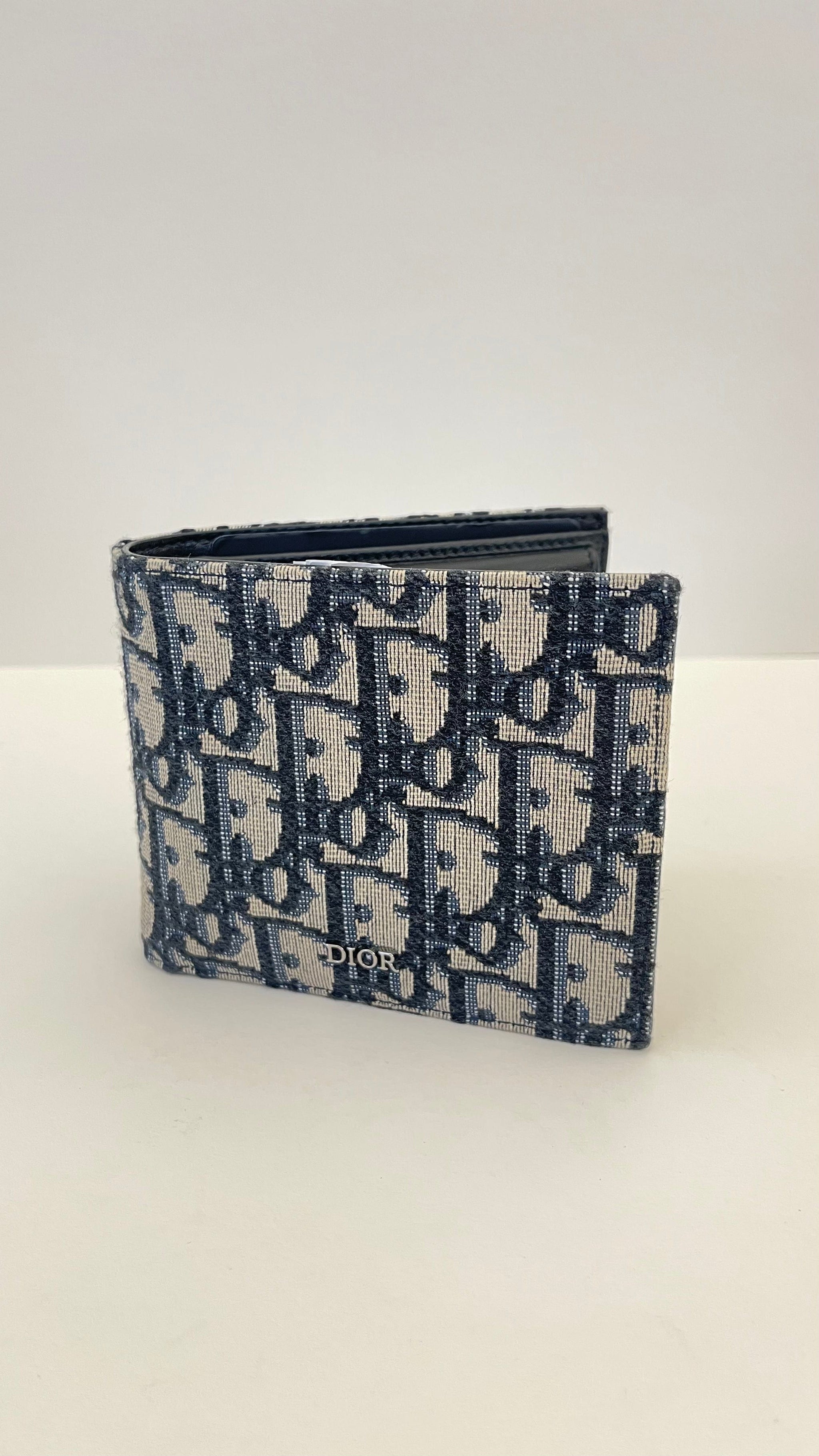 Dior Bifold Wallet – Luxury Promise