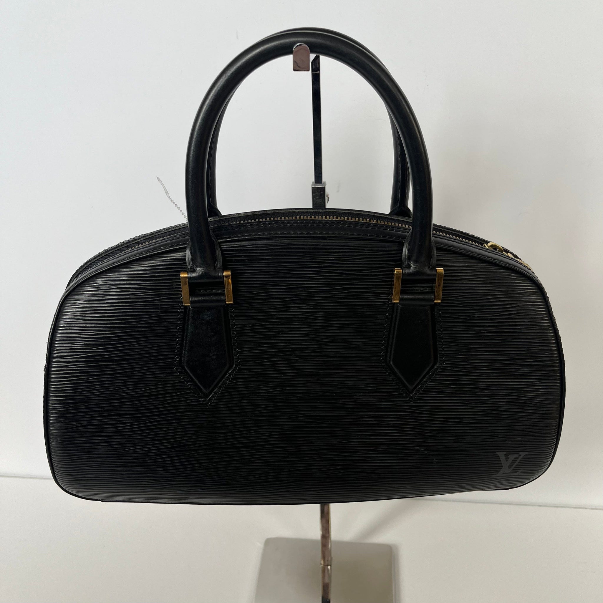 LV Jasmin – Luxury Promise